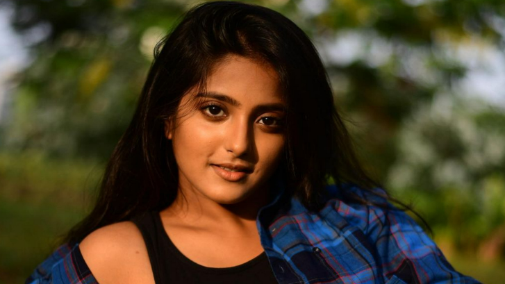 Ulka Gupta Find Out The Latest Movie Poster Photo Only At Pinkvilla
